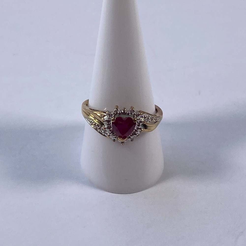 Pre-owned 9ct Gold Ruby Heart & Diamond Ring - Own4Less